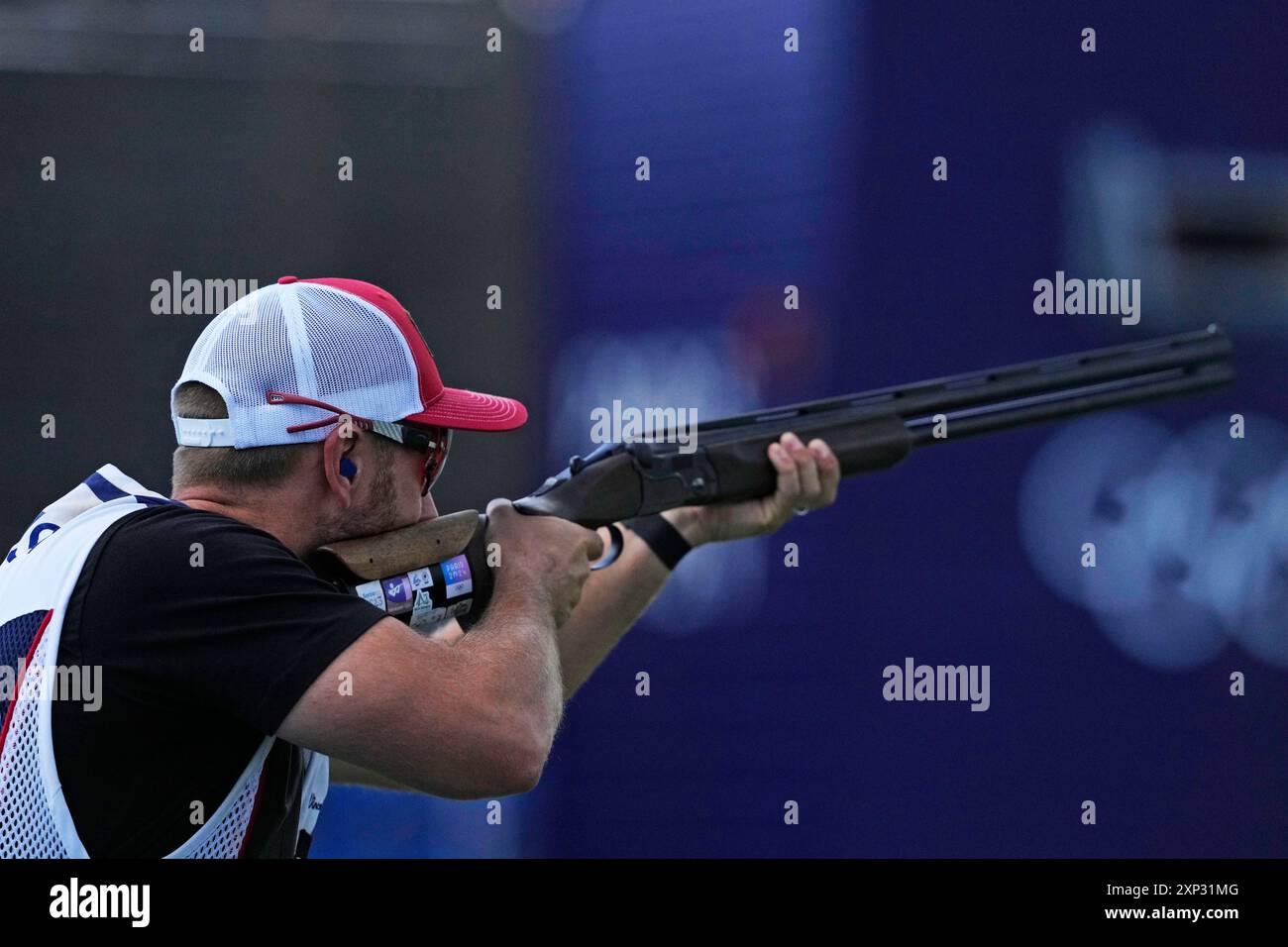 Vincent Hancock of the United States competes in the Skeet men's final ...