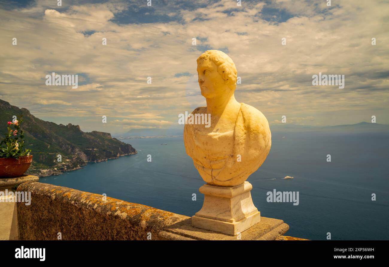 Terrace of Infinity, Gardens of Villa Cimbrone villa in ravello, Italy ...