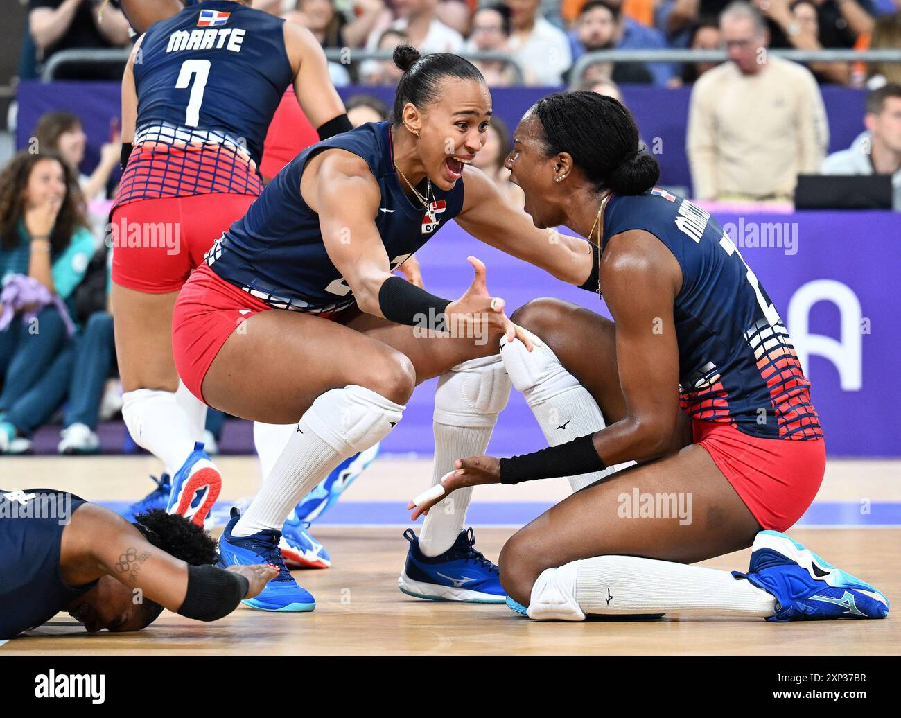 Paris, France. 3rd Aug, 2024. Brayelin Elizabeth Martinez (R) and Gaila ...
