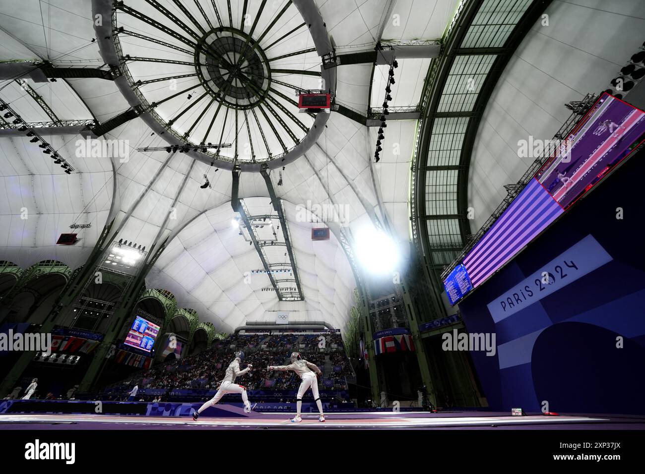 Italy's Irene Vecchi (left) and Algeria's Zohra Nora Kehli during the ...