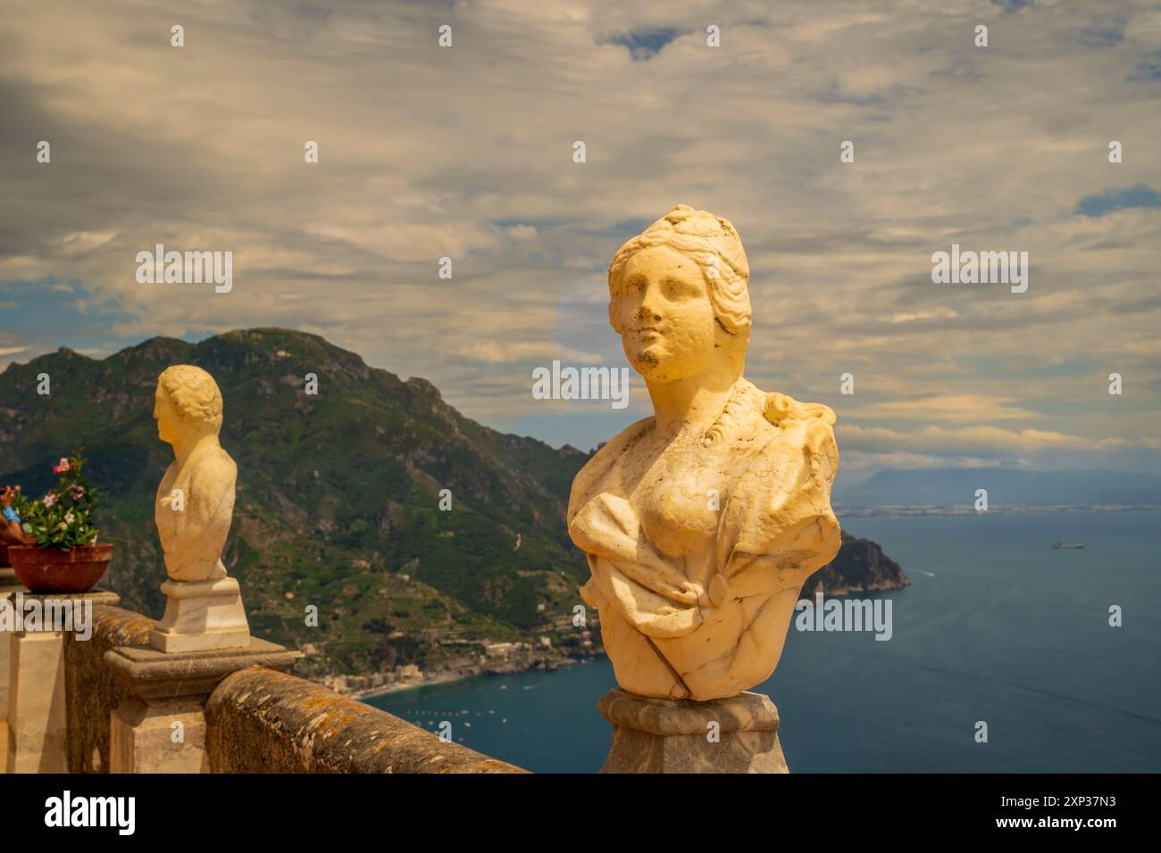 Terrace of Infinity, Gardens of Villa Cimbrone villa in ravello, Italy ...