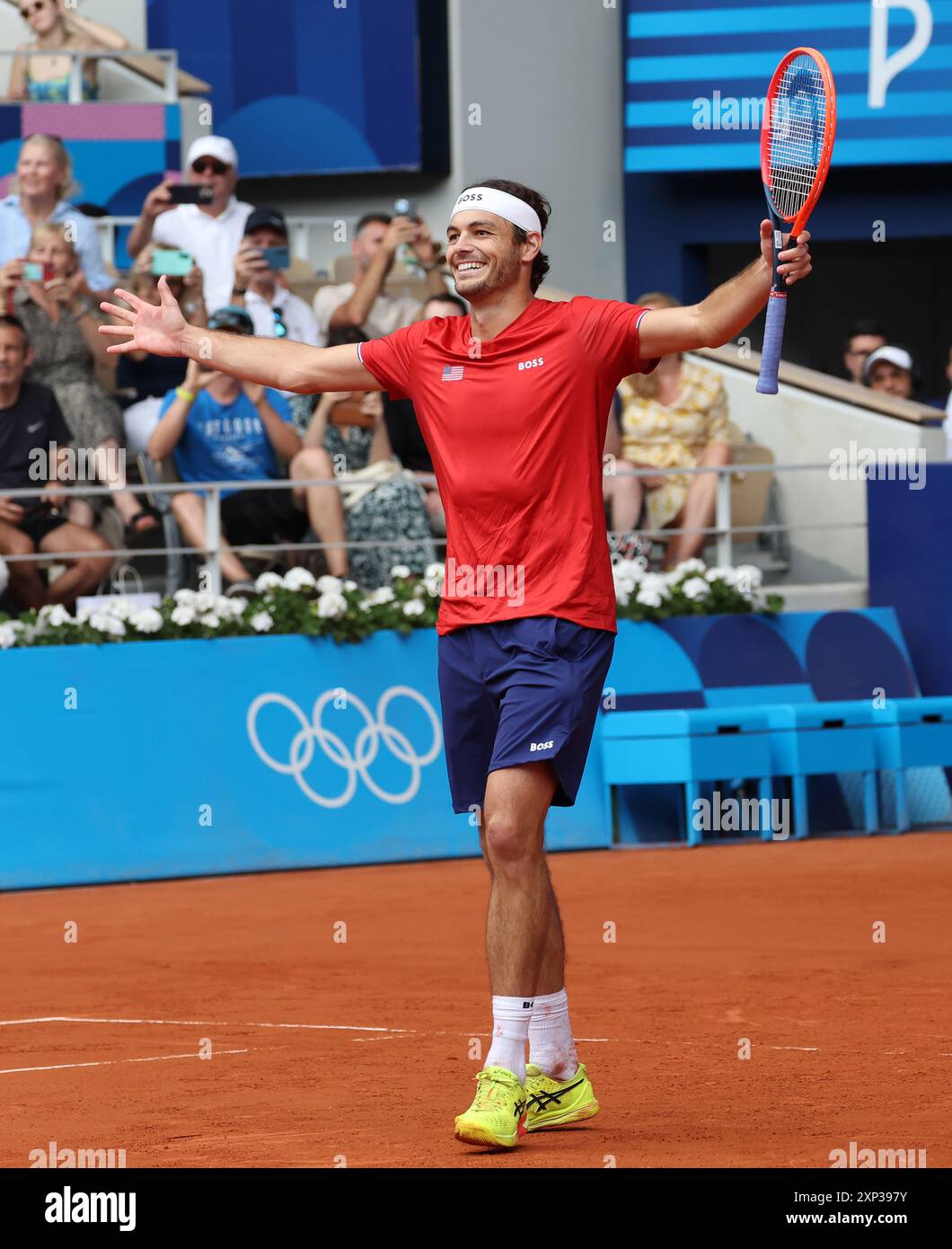 Paris, France. 03rd Aug, 2024. USA's Taylor Fritz celebrates victory in ...