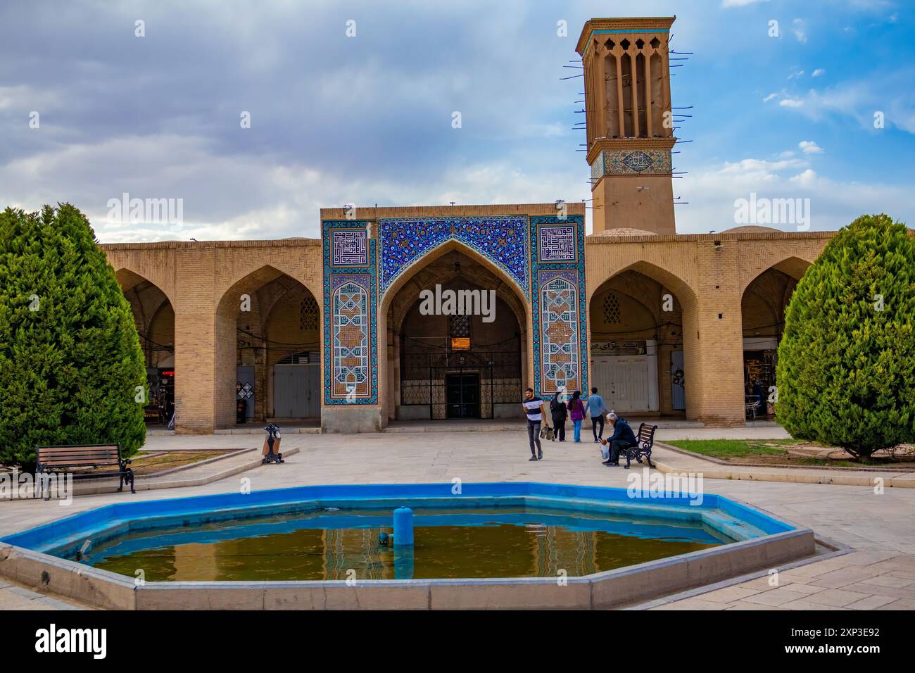 Kerman mosque dome hi-res stock photography and images - Alamy