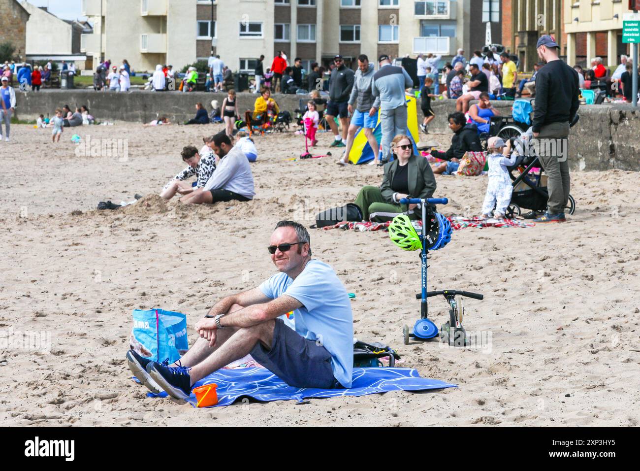 Troon beach holiday hi-res stock photography and images - Alamy