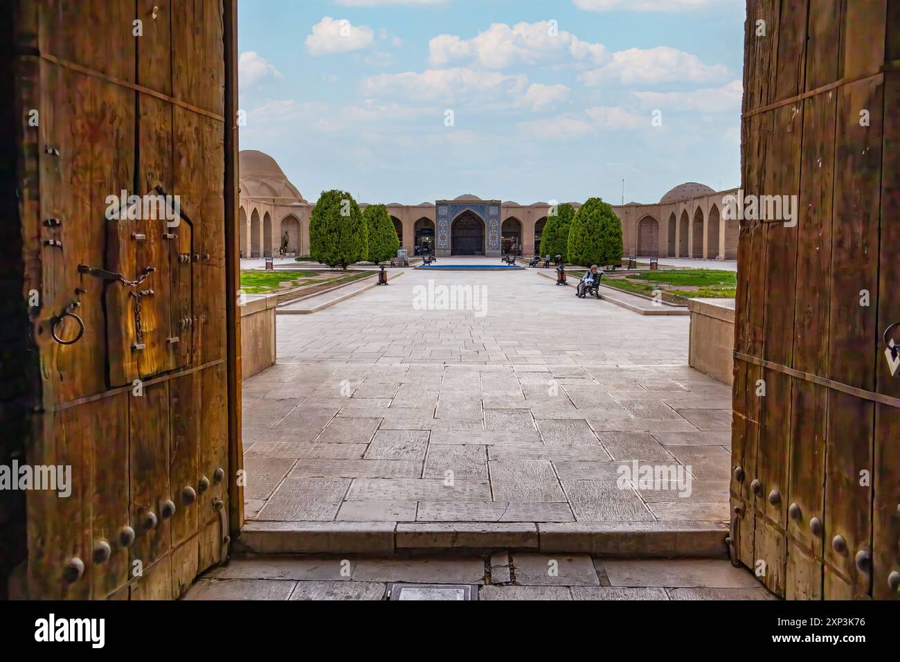 Complex brickwork hi-res stock photography and images - Alamy