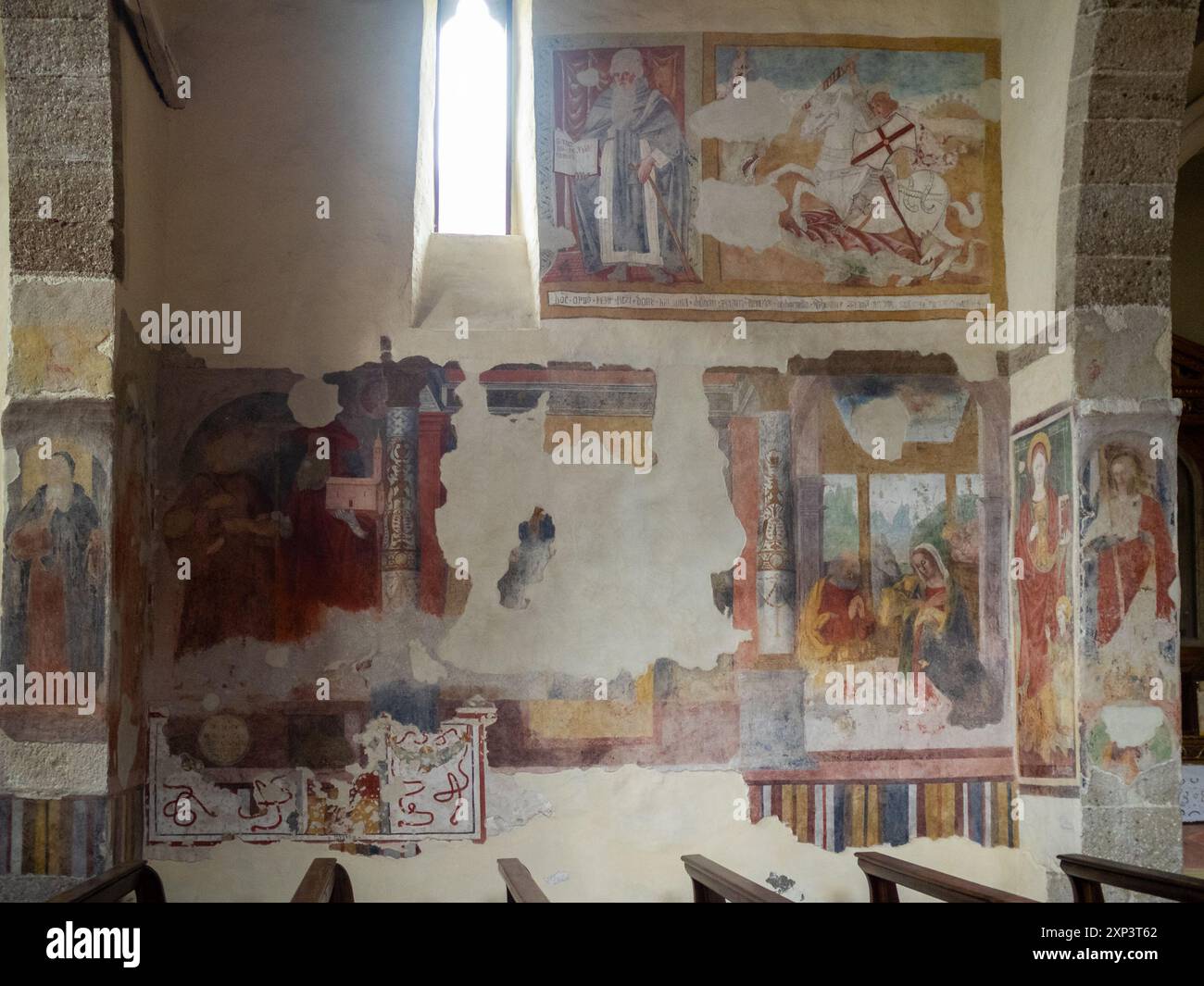 Beautiful interior catholic church hi-res stock photography and images ...