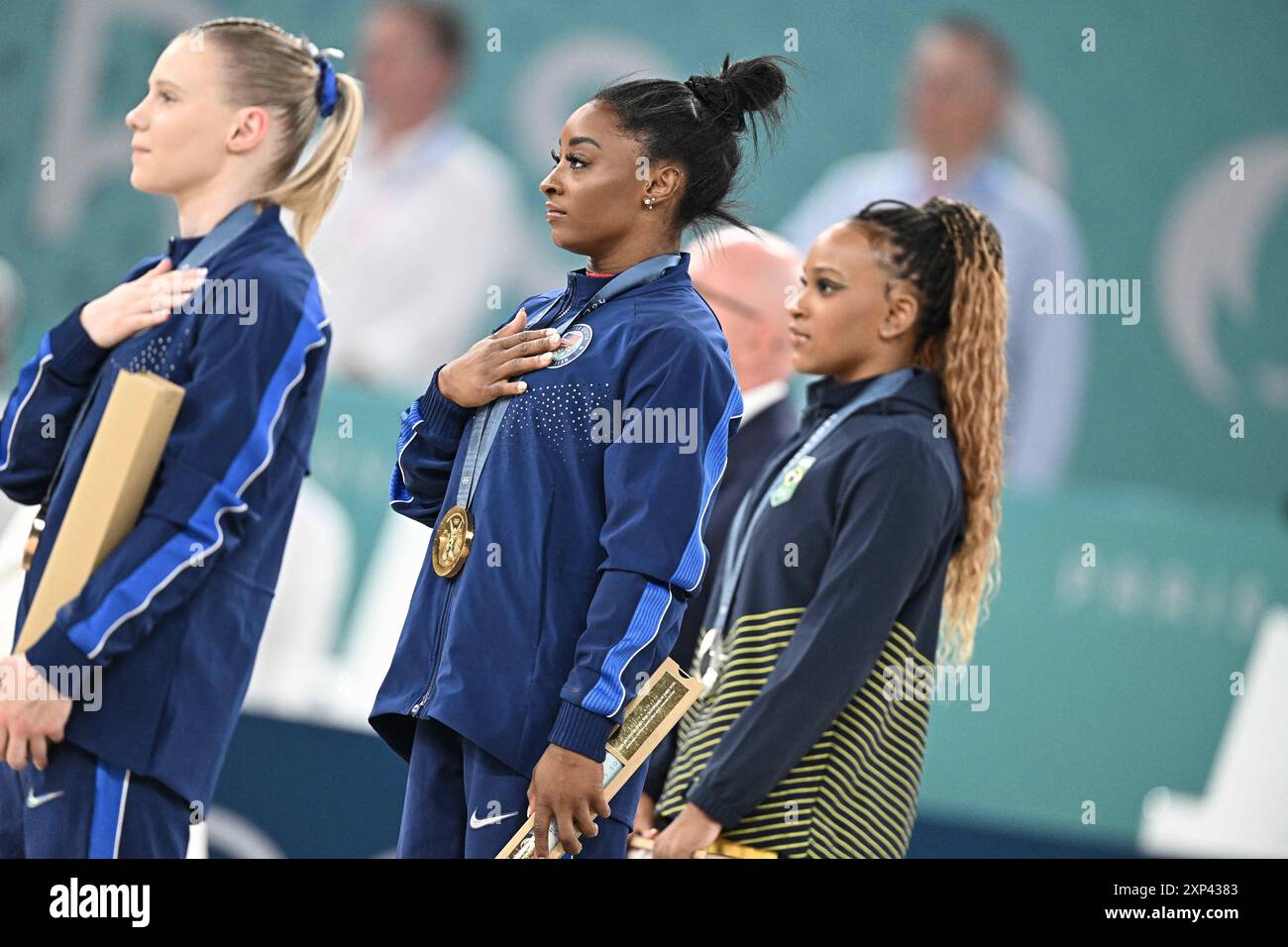 Simone biles 2024 paris vault hi-res stock photography and images - Alamy