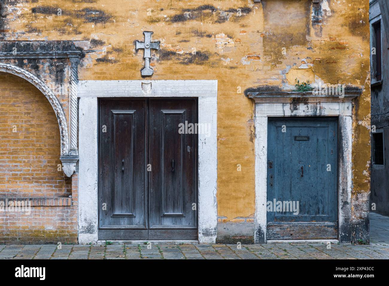 Doors and windows of ancient Venetian houses Stock Photo - Alamy