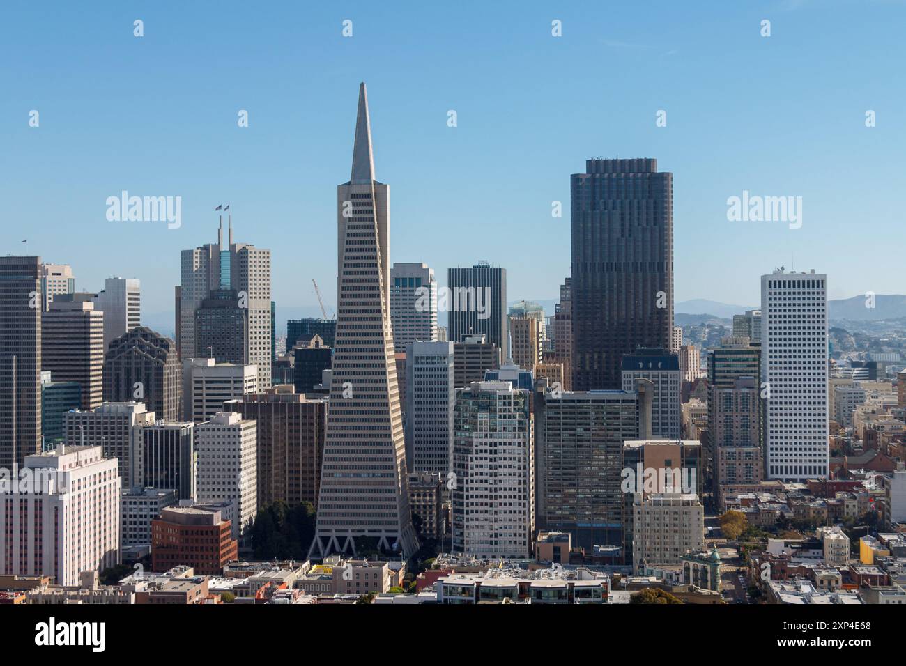 The skyline of downtown San Francisco, and the Transmaerica Pymarid ...