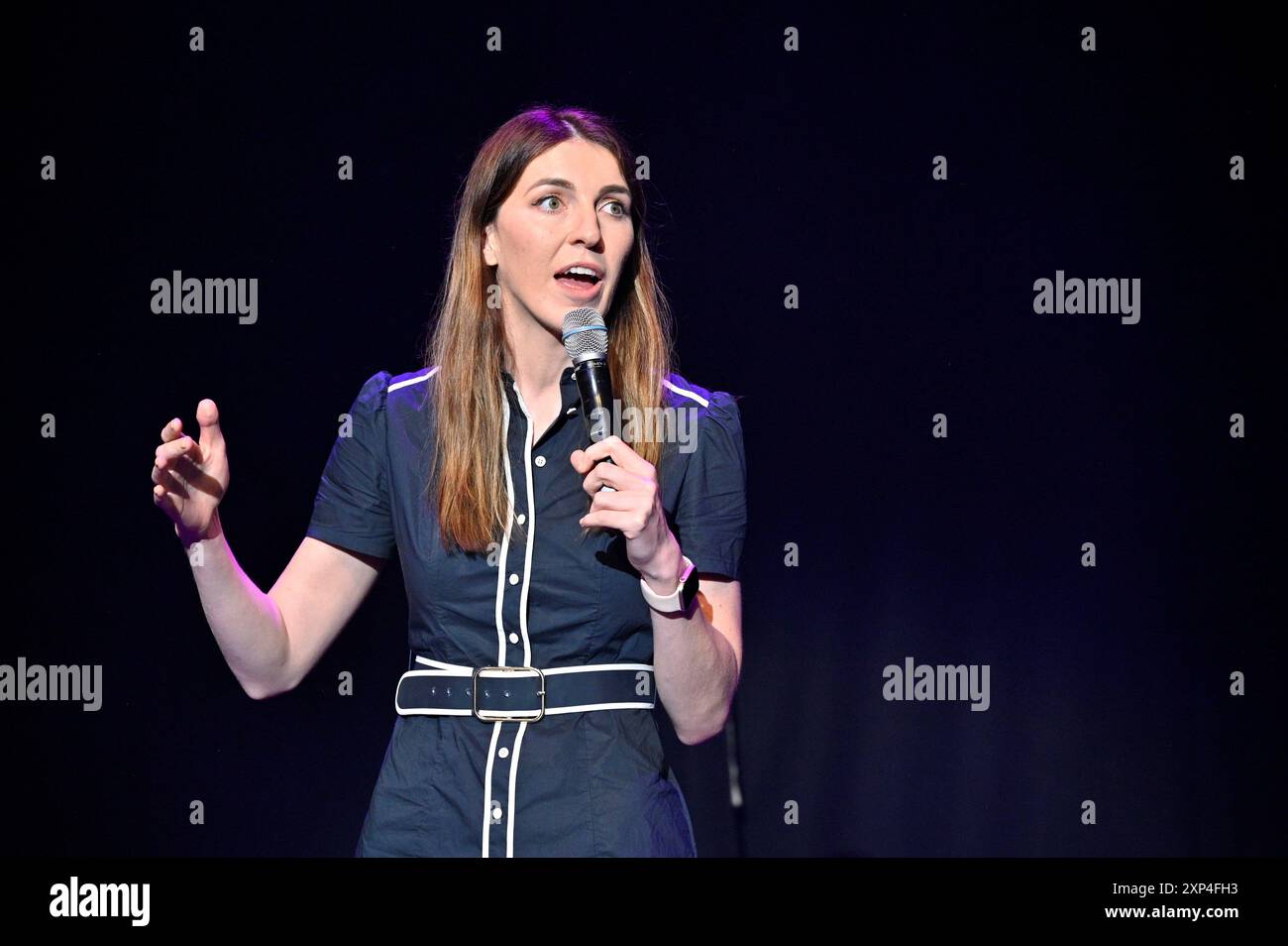 Taskmaster new zealand hi-res stock photography and images - Alamy