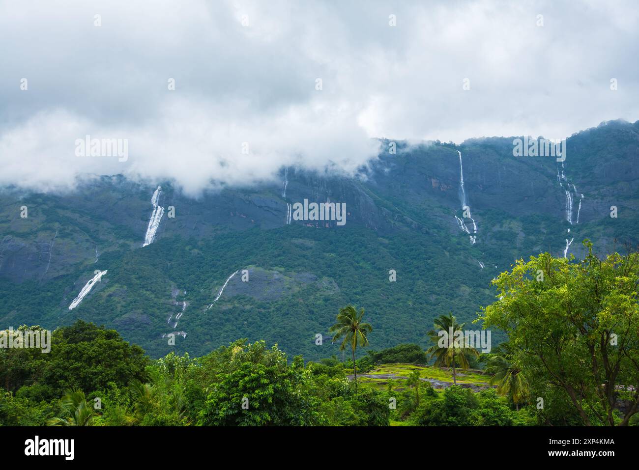 Kollengode Village with Nelliyampathy Mountains and Seetharkundu ...