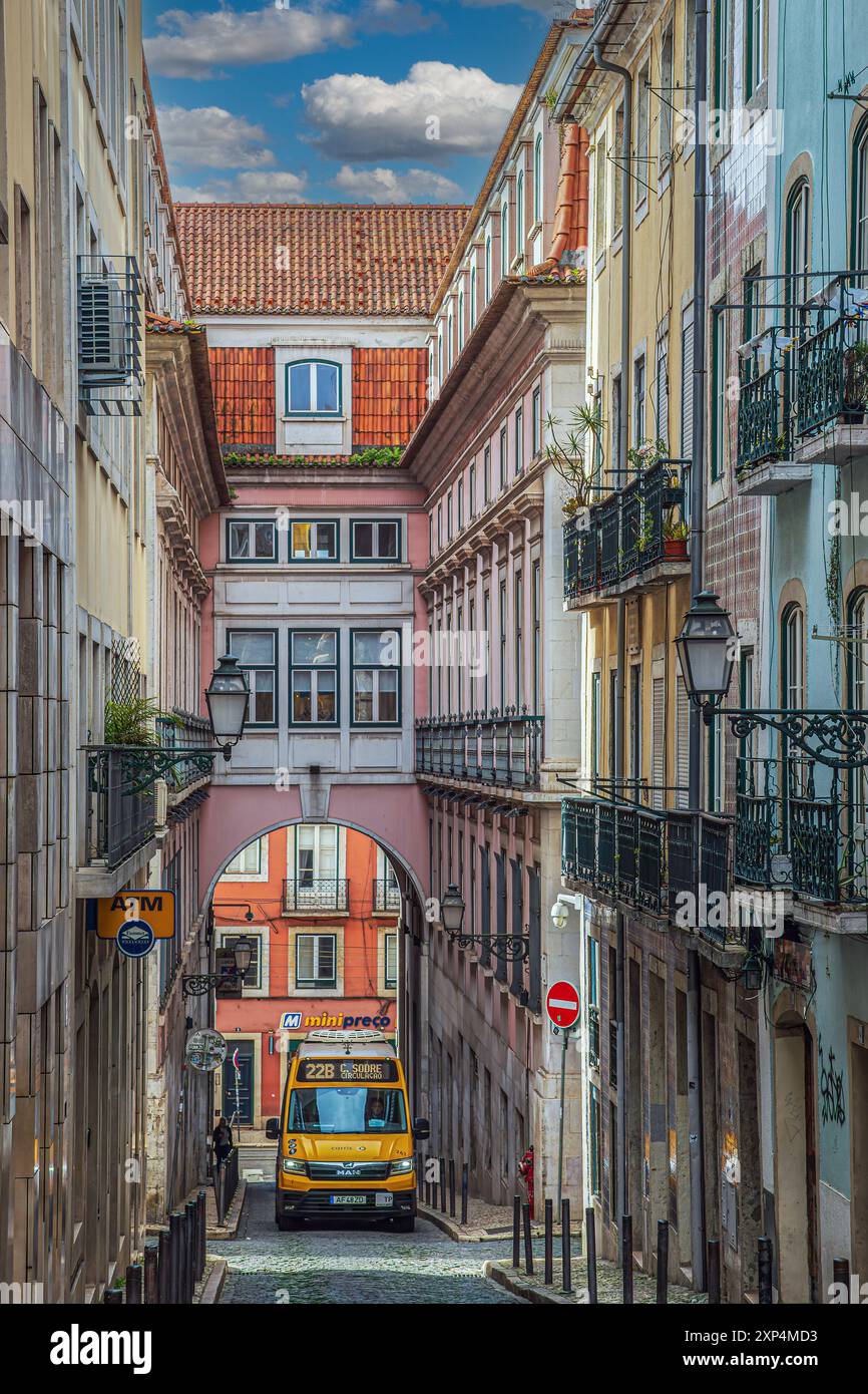 LISBON, PORTUGAL - APRIL 7, 2024: Incredible car traffic on the super ...