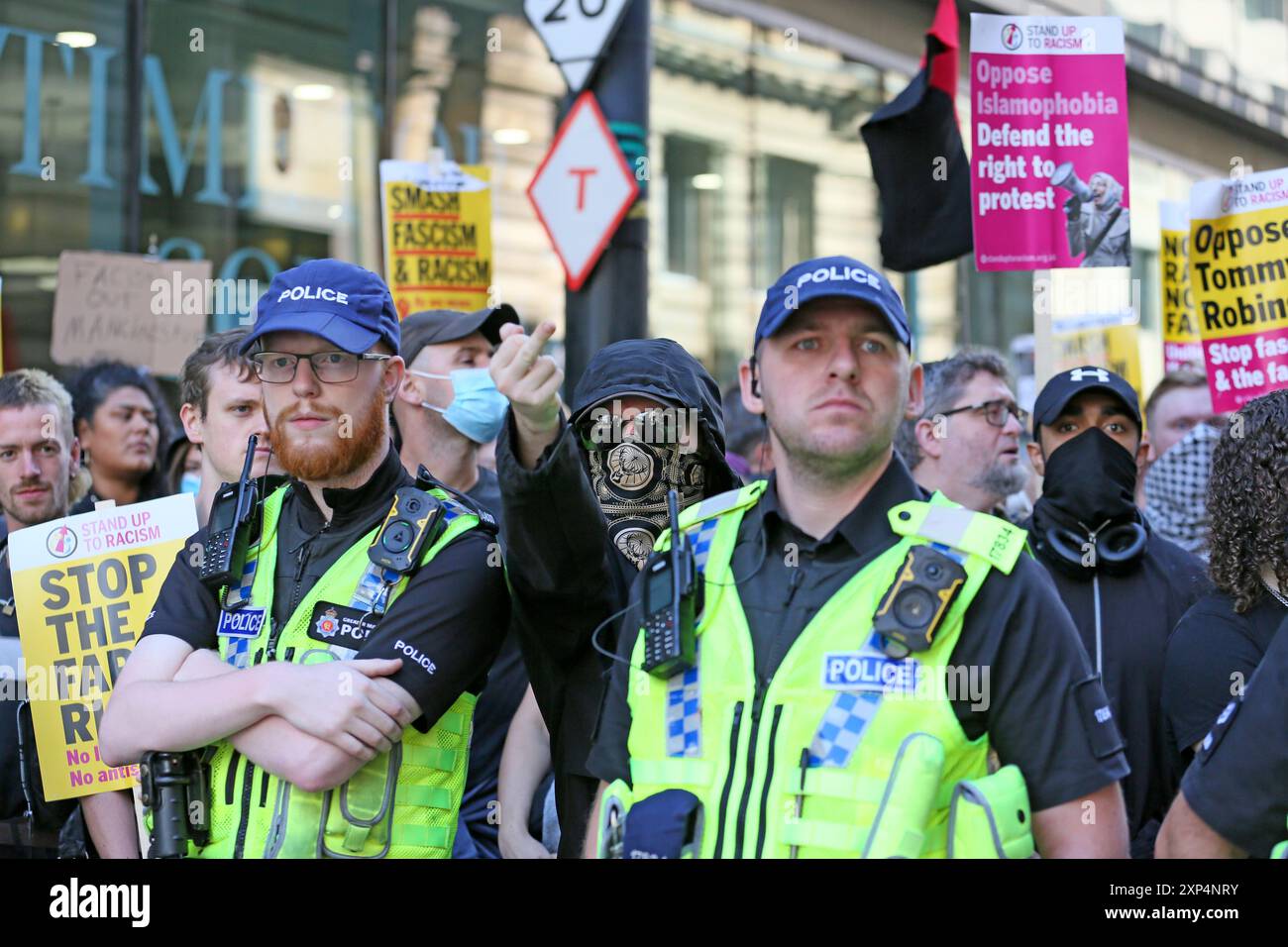 Manchester, UK. 8th August, 2024. Stand up to racism hold a counter ...