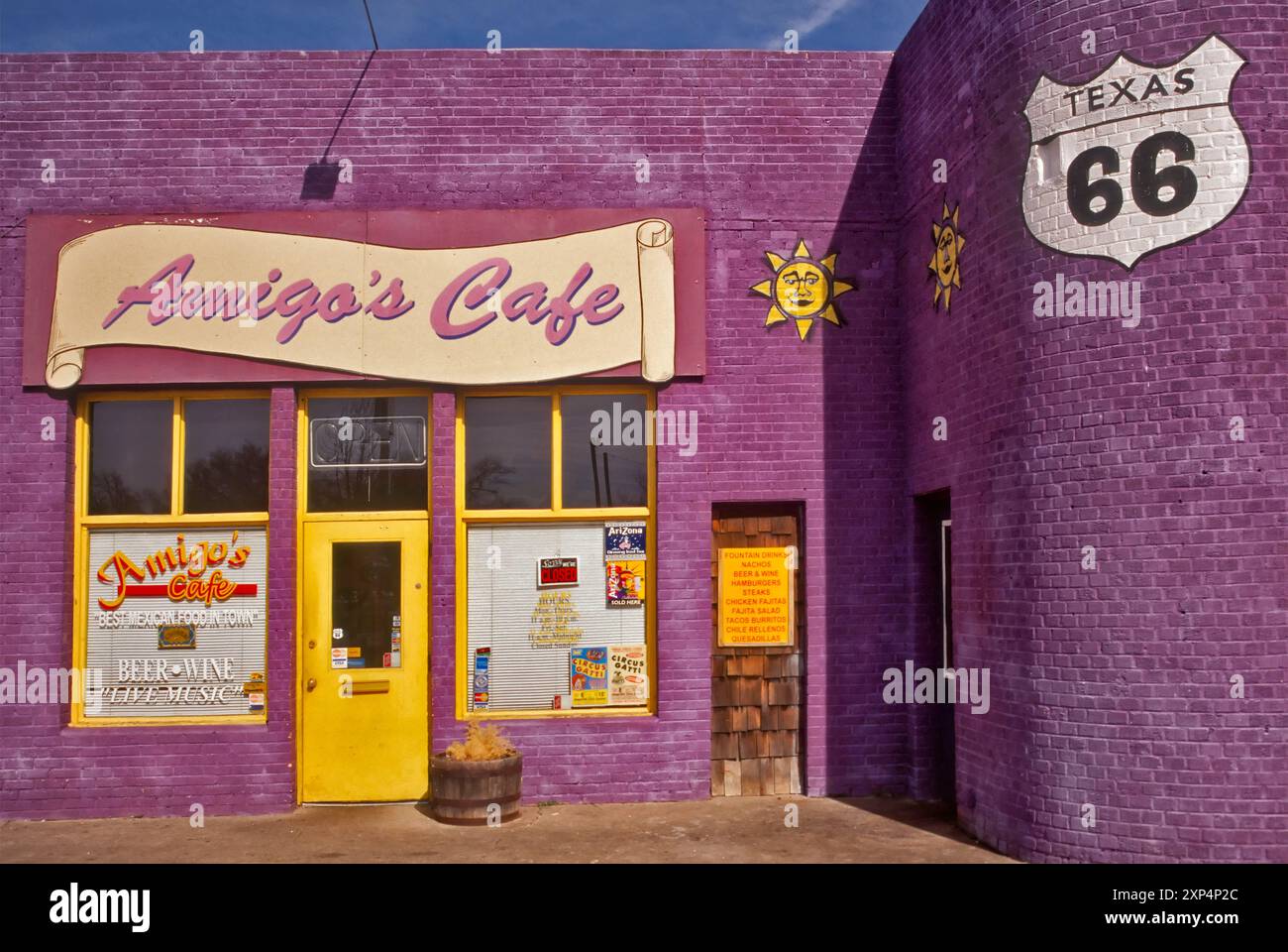 Cafe amarillo hi-res stock photography and images - Alamy
