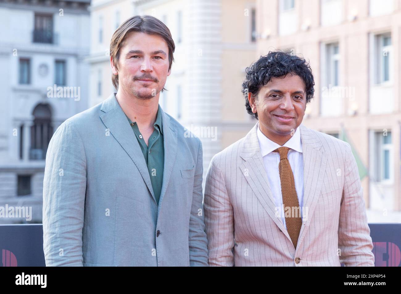 Josh hartnett trap hi-res stock photography and images - Alamy