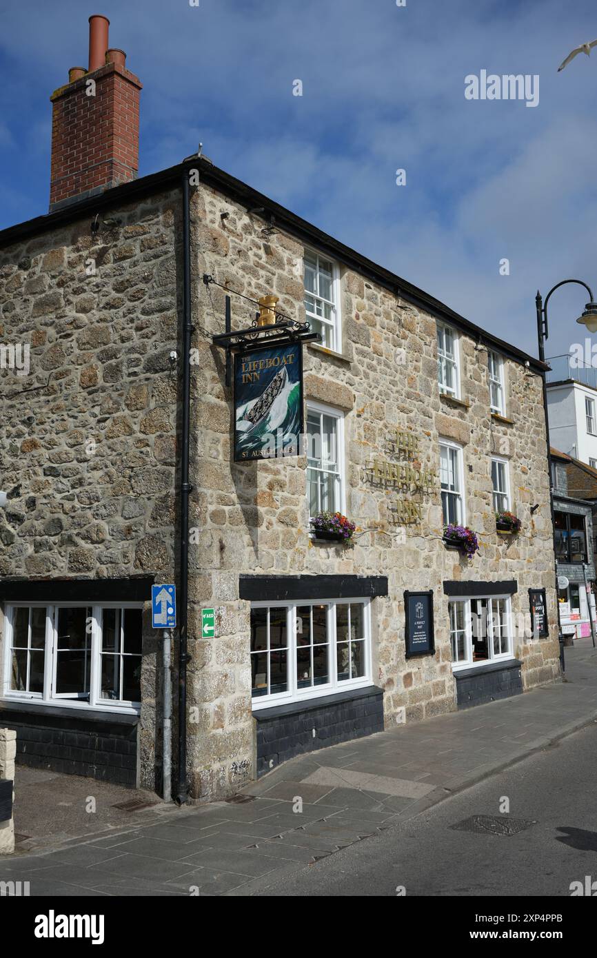 The Lifeboat Inn, a traditional British Pub Stock Photo - Alamy