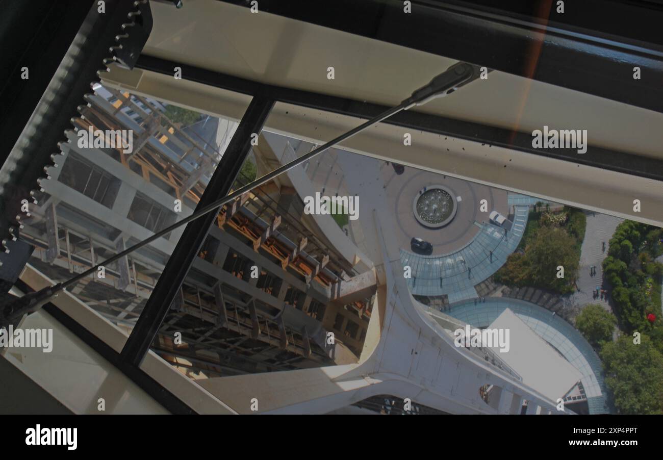 Looking down from the Seattle Space Needle Observation Deck at the ...