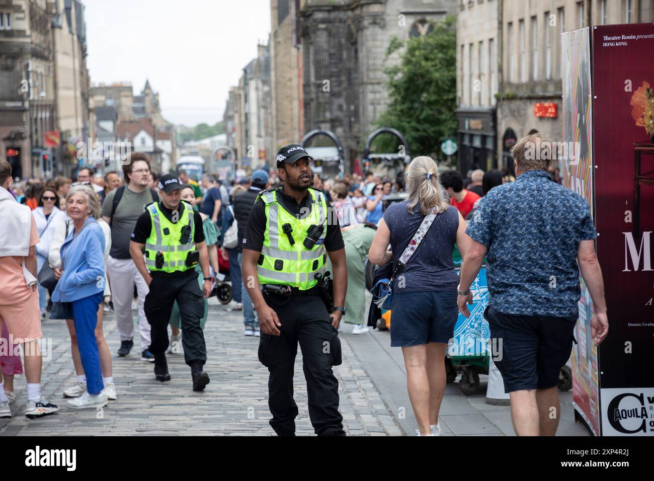 Edinburgh Fringe, Royal Mile, Scotland, UK. 3 August 2024. Busy ...