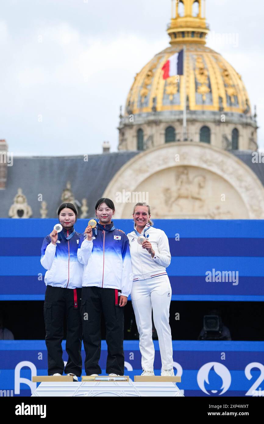 Paris, France. 3rd Aug, 2024. Gold medalist Lim Sihyeon (C) of South ...