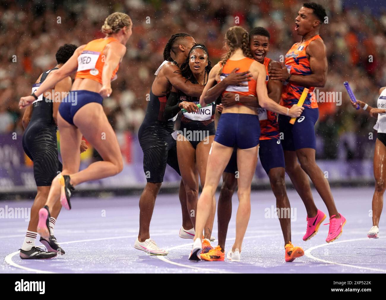 Great Britain's Amber Anning with team mates after they won a bronze ...