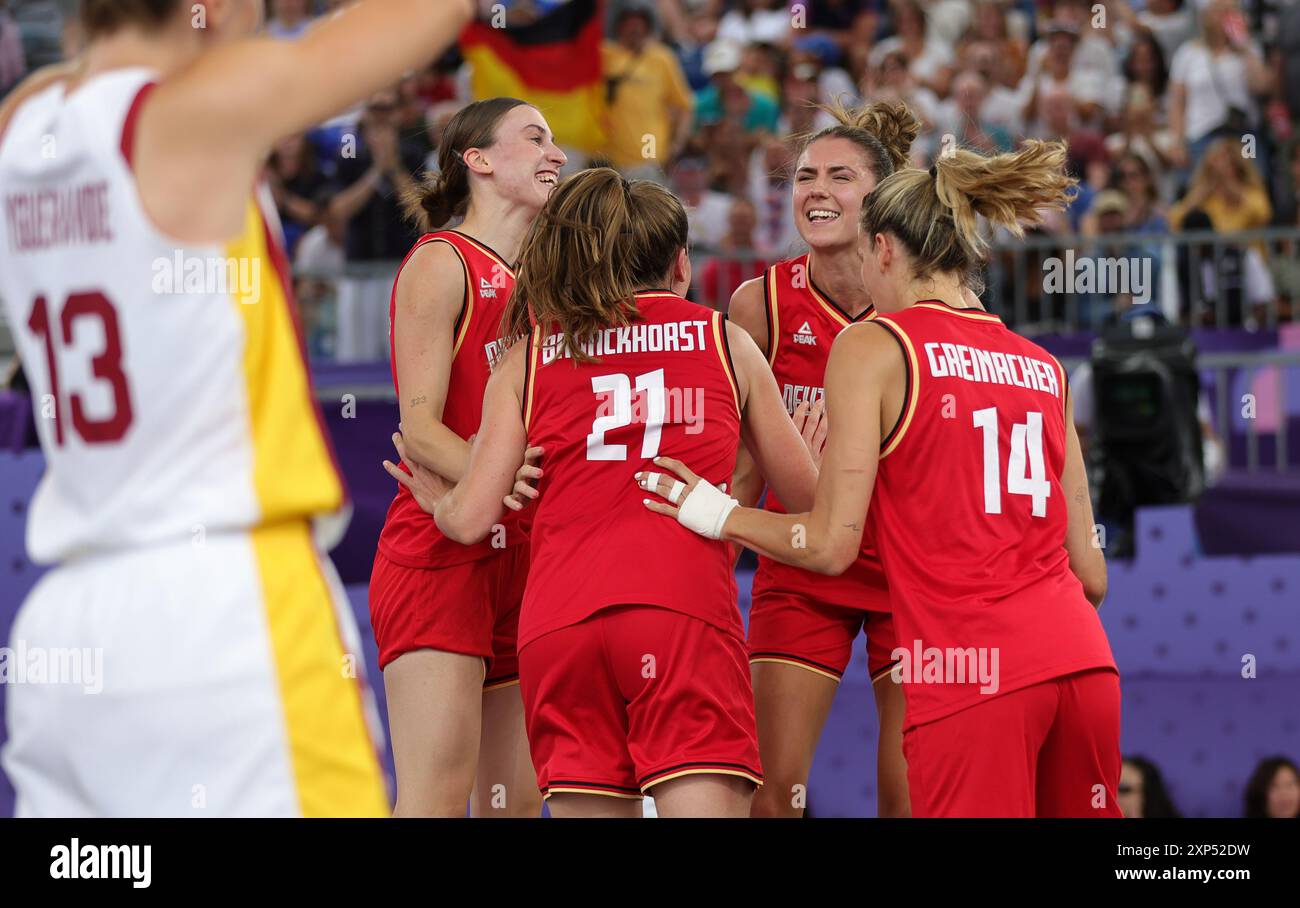 PARIS, FRANCE - AUGUST 03: Svenja Brunckhorst, Marine Reichert, Elisa ...