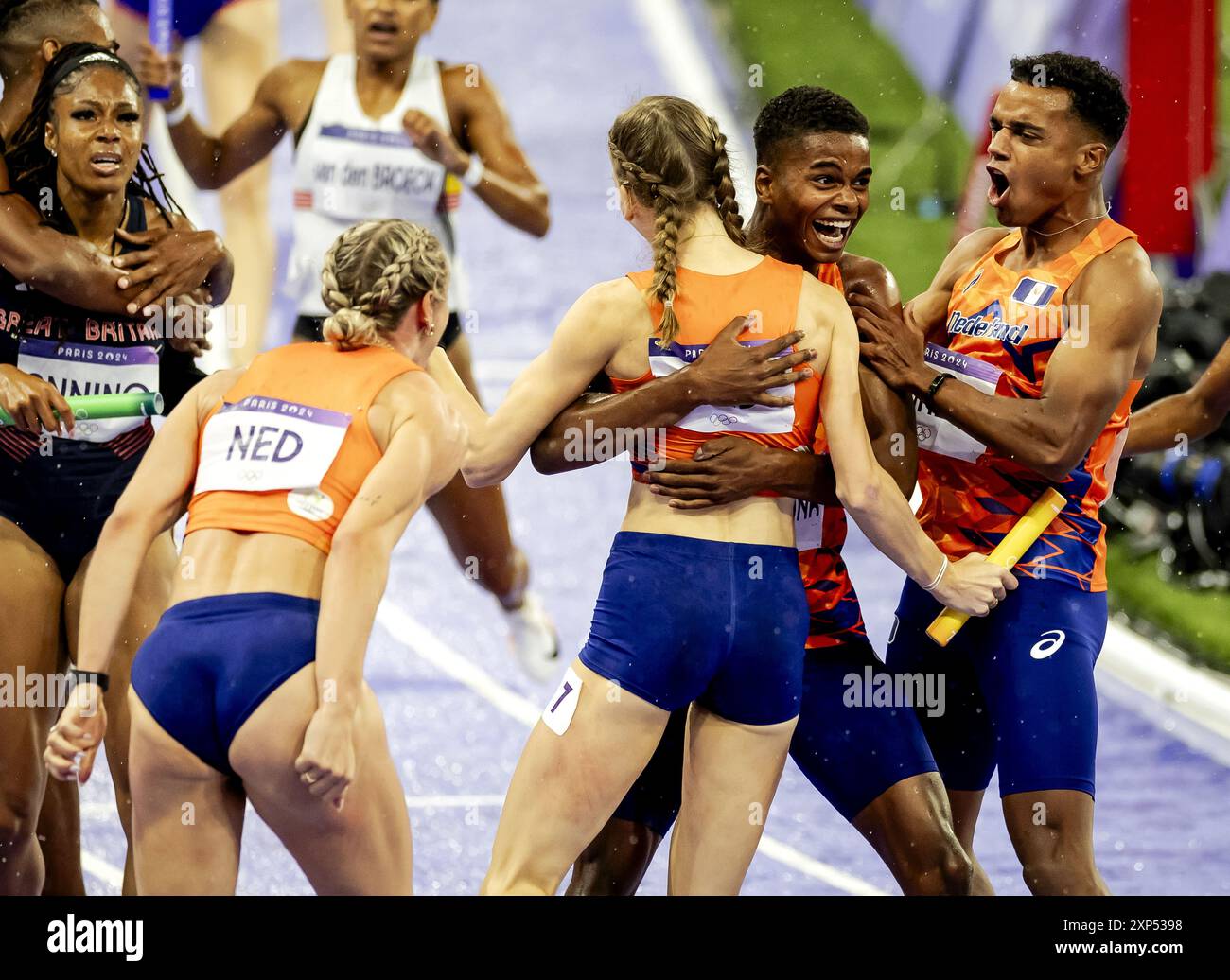 Paris, France. 3rd Aug 2024. PARIS - Femke Bol and Lieke Klaver cheer ...