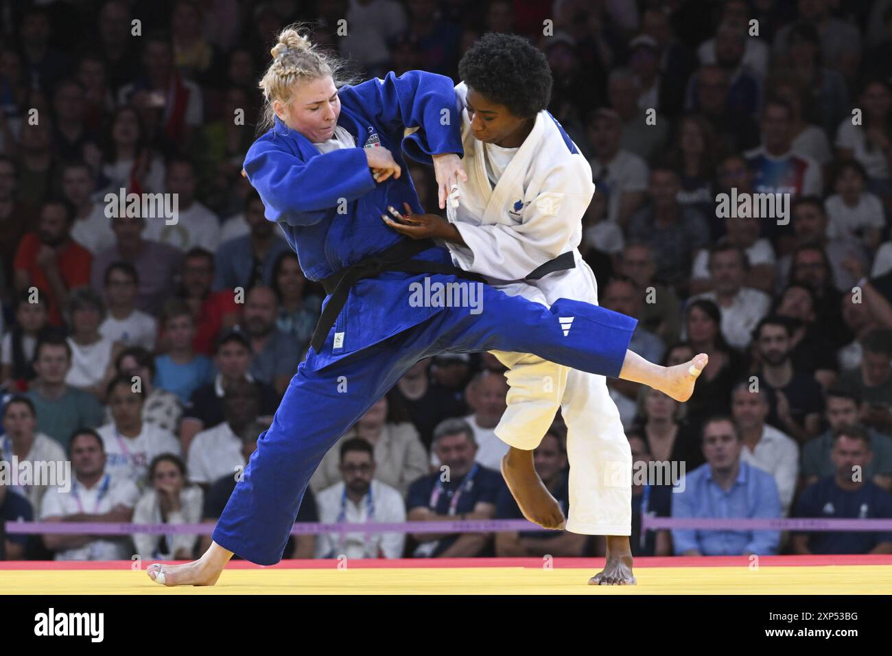 Paris, France. 3rd Aug 2024. GAHIE Marie Eve (FRA) vs POLLING Kim (ITA ...