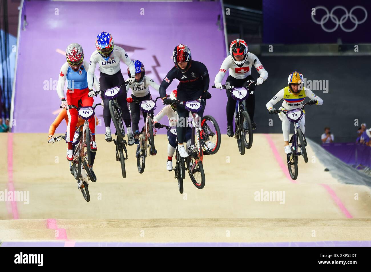 Paris, France, 2 August, 2024. Bethany Schriever of Great Britain leads ...