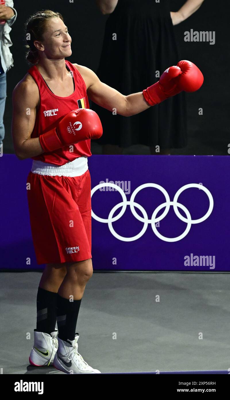 Paris, France. 03rd Aug, 2024. Belgian boxer Oshin Derieuw (red) as she ...