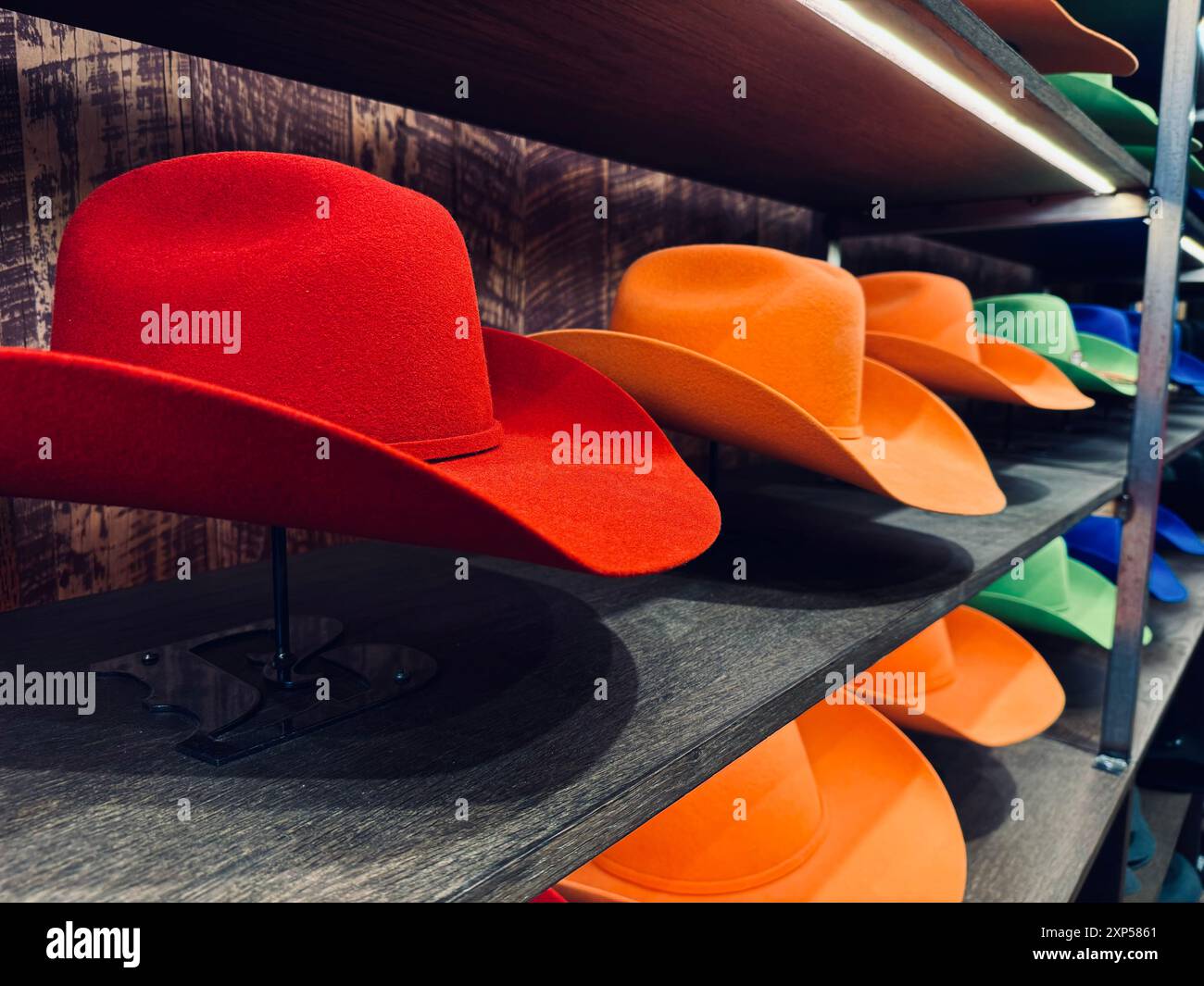 Large cowboy hat hi-res stock photography and images - Alamy