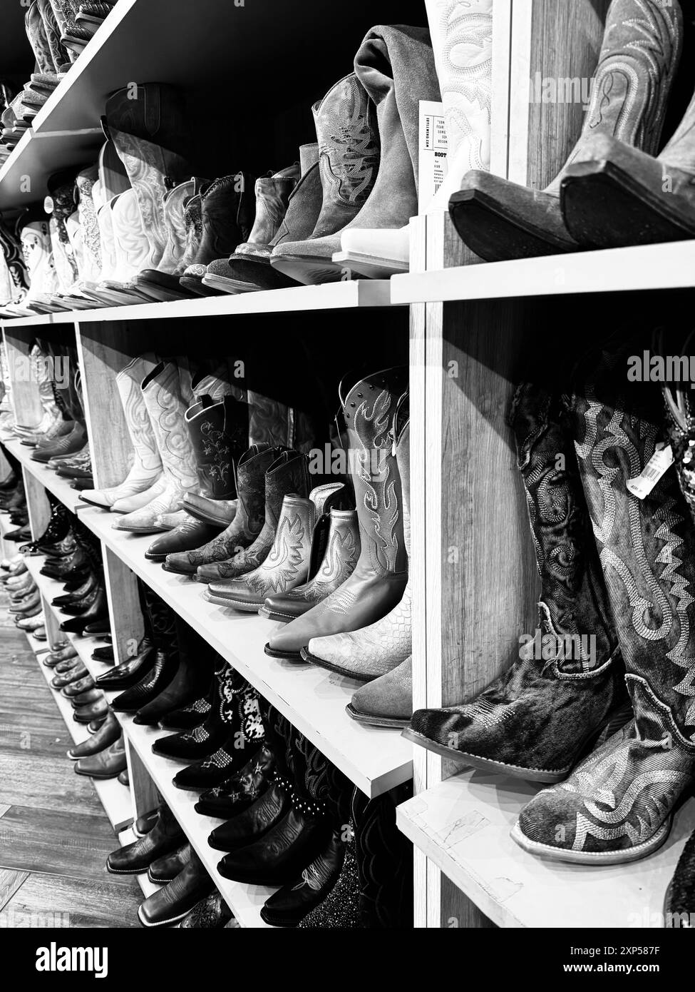 Cowgirl and cowboy hi-res stock photography and images - Alamy