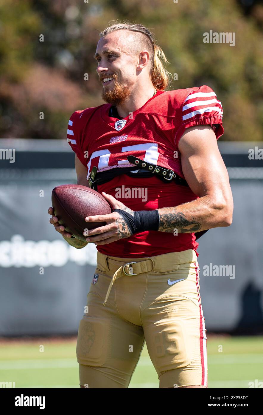 49ers kittle 2024 hi-res stock photography and images - Alamy