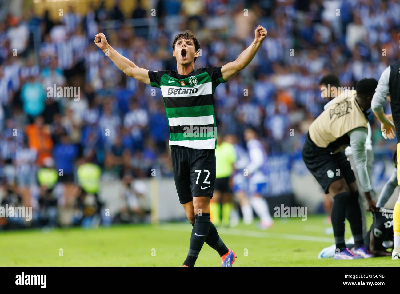 Eduardo Quaresma celebrates after goal during Supertaca Candido de ...