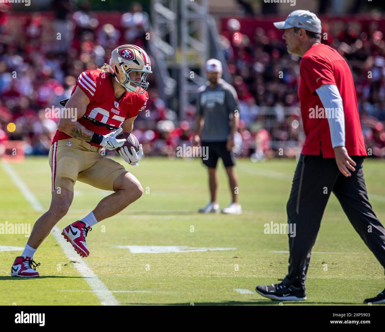 49ers kittle 2024 hi-res stock photography and images - Alamy