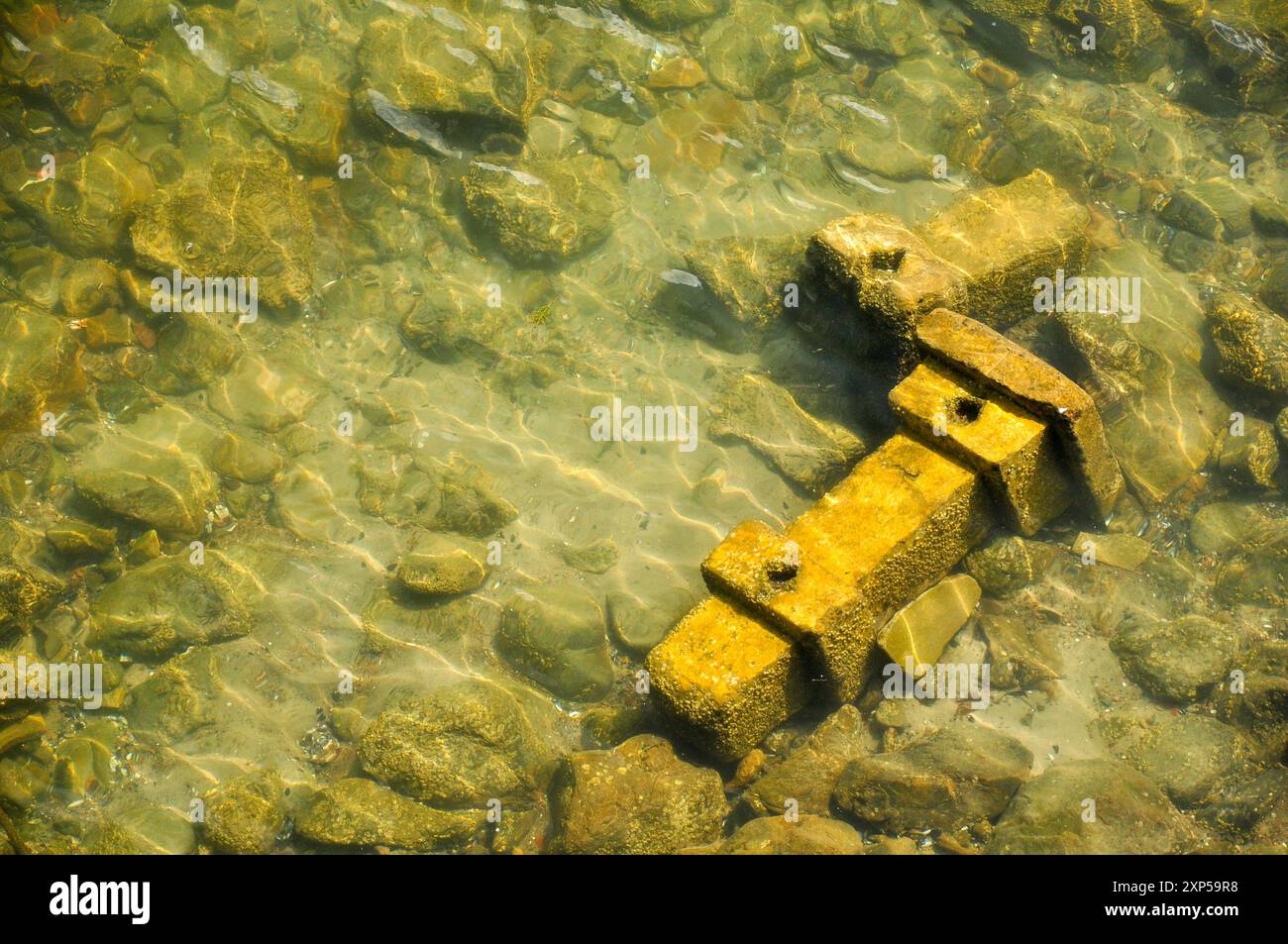 Sunlit underwater rocks hi-res stock photography and images - Alamy