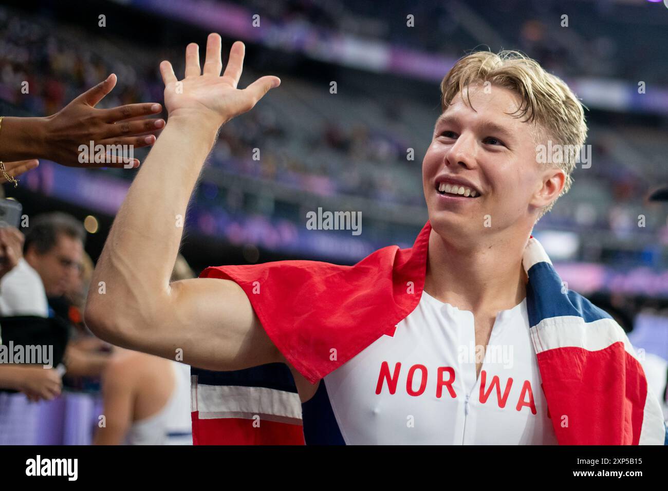 ROOTH Markus (Norwegen) auf der Ehrenrunde feiert Sieg und Gold ...