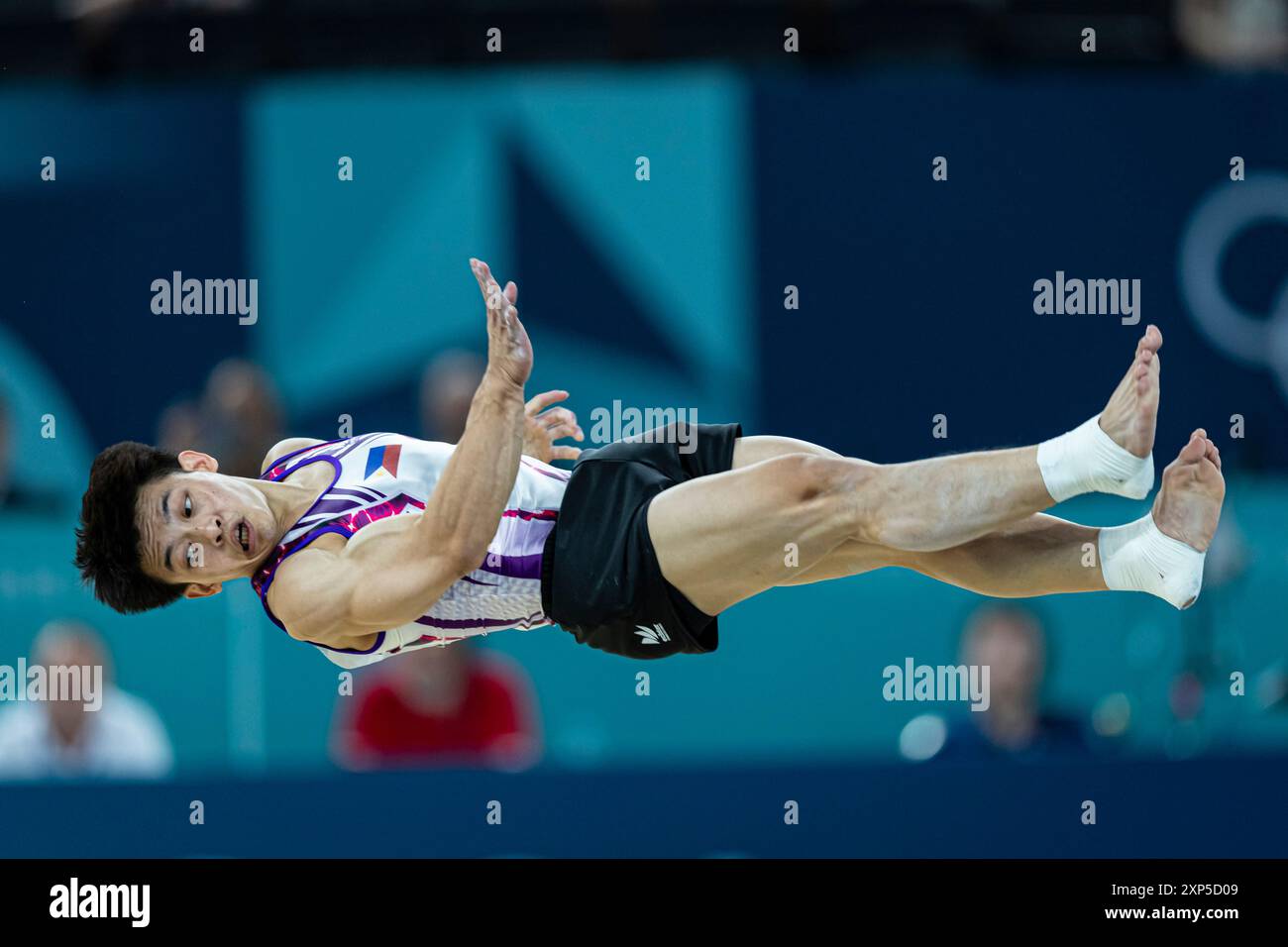 Paris 2024 olympic gold medal hi-res stock photography and images - Alamy