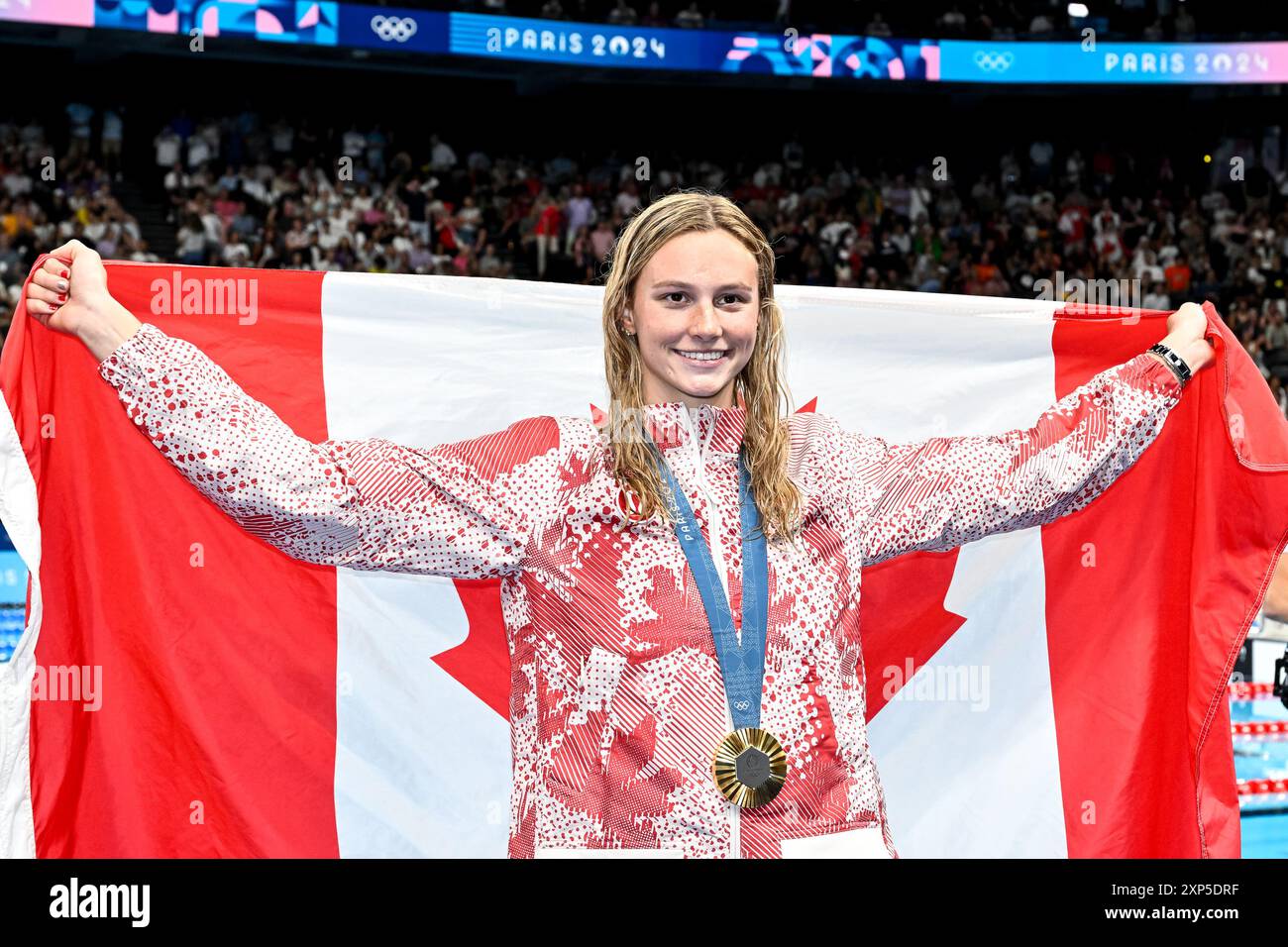 Paris, France. 03rd Aug, 2024. Summer Mcintosh of Canada celebrates ...