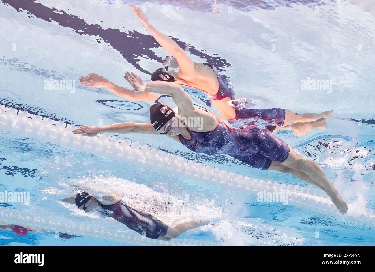 Paris, France. 3rd Aug, 2024. Alex Walsh (front) of the United States ...