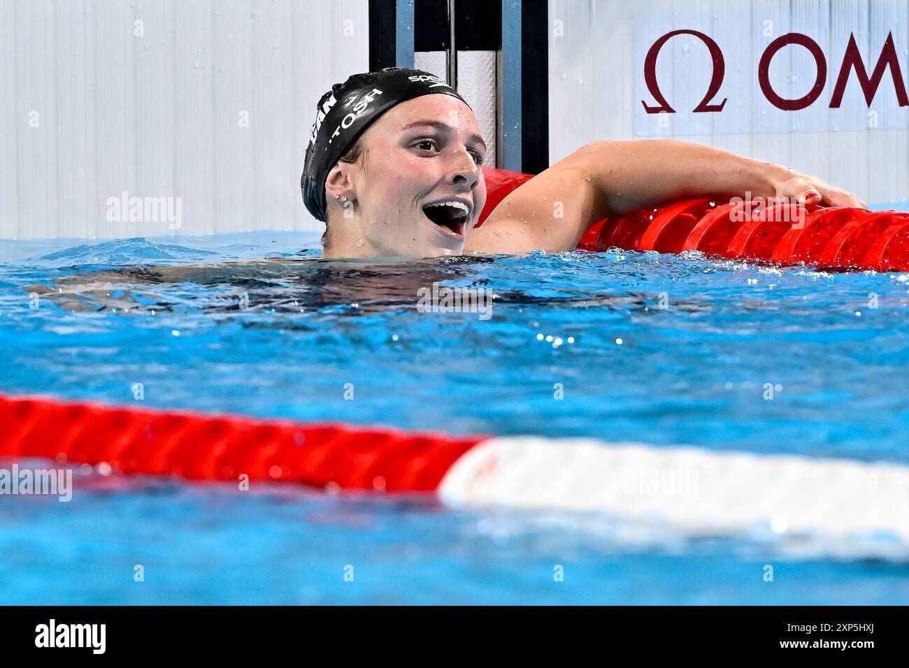 Paris, France. 03rd Aug, 2024. Summer Mcintosh of Canada reacts after ...