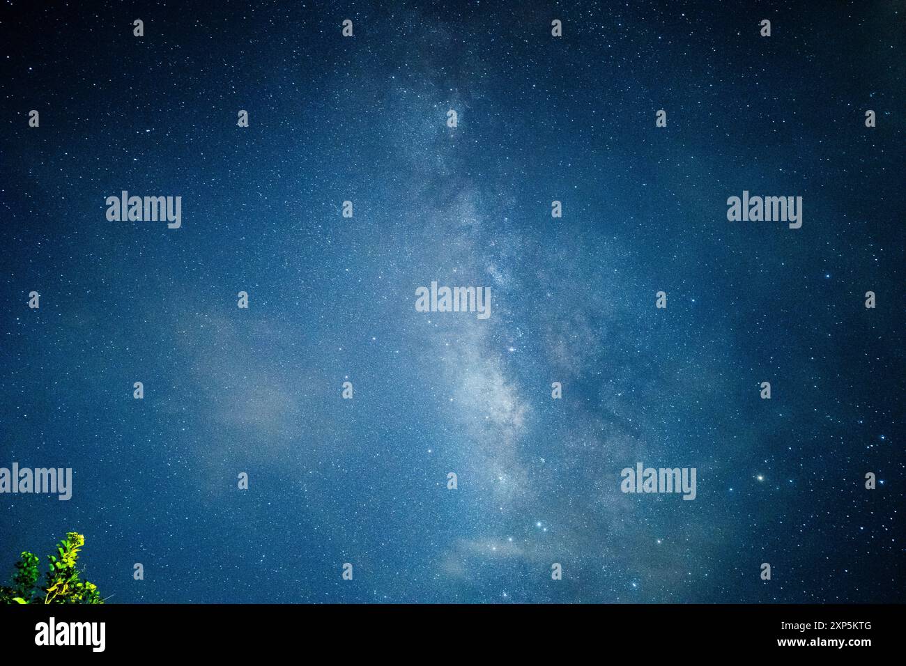 A breathtaking view of the Milky Way galaxy sprawling across the night ...