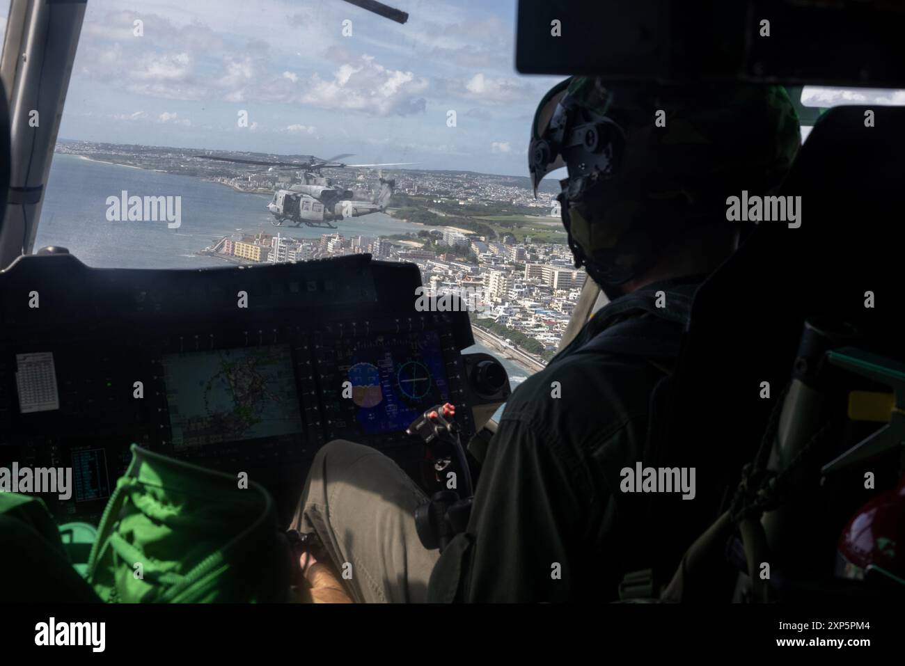 Uh 1y venom pilot marine medium hi-res stock photography and images - Alamy