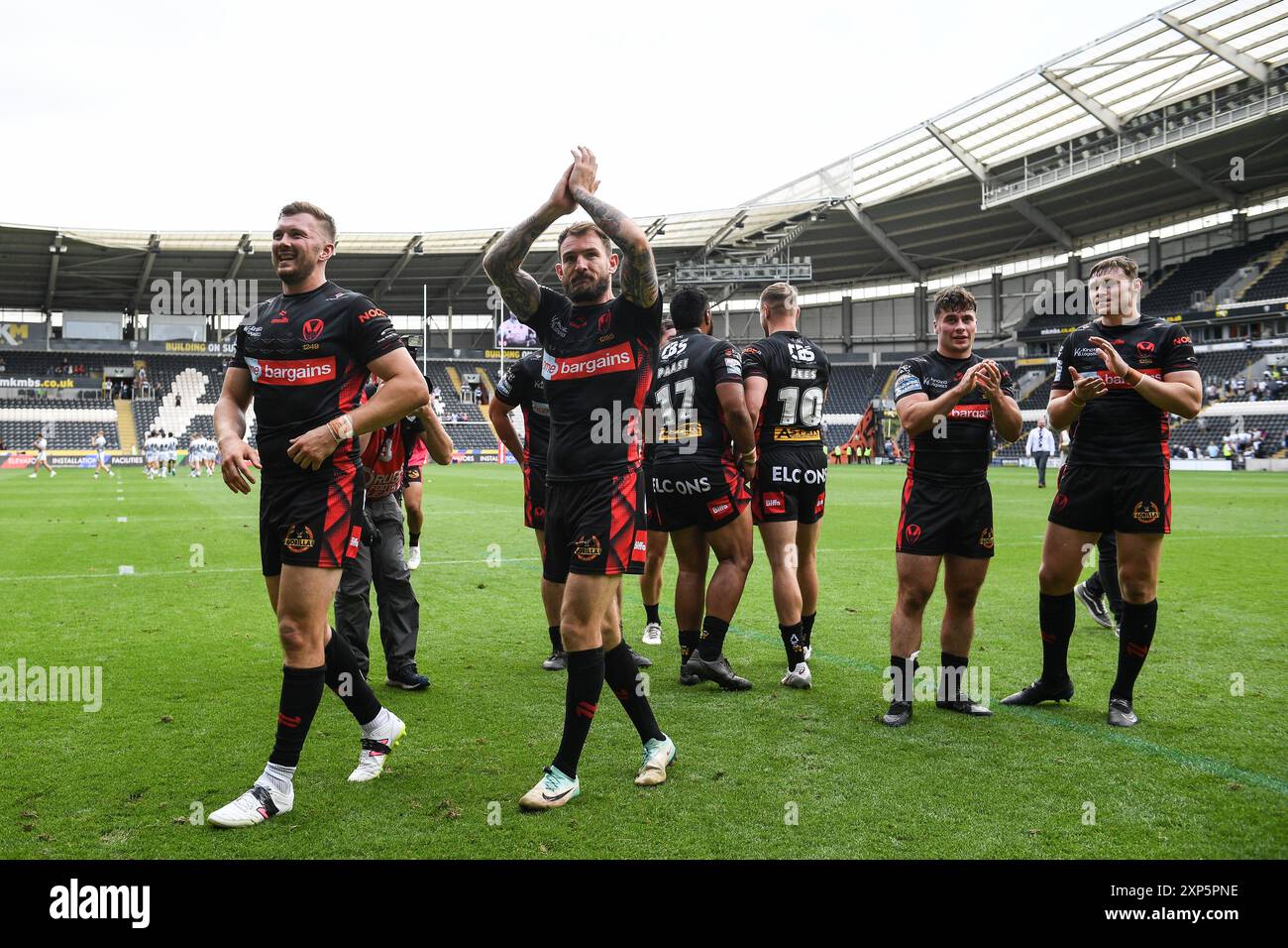 Hull, England - 3rd August 2024 - Daryl Clark of St Helens acknowledges ...