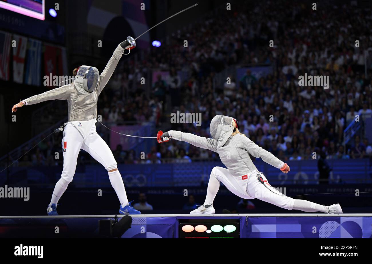 EMURA Misaki of Japan (R) attcks BALZER Sara of France during the women ...