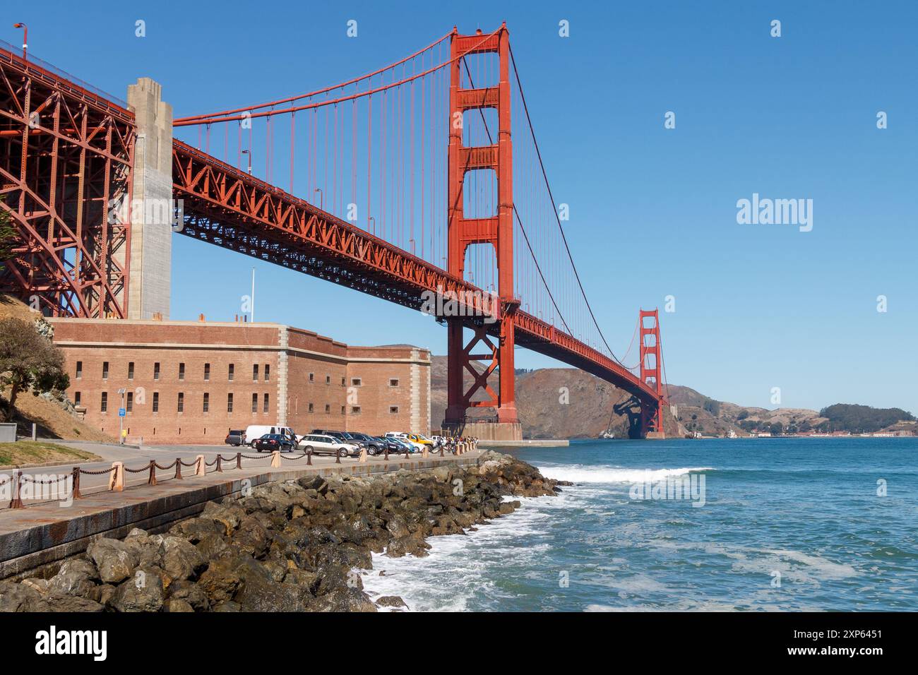 The iconic famous Golden Gate bridge over san francisco bay and Pacific ...