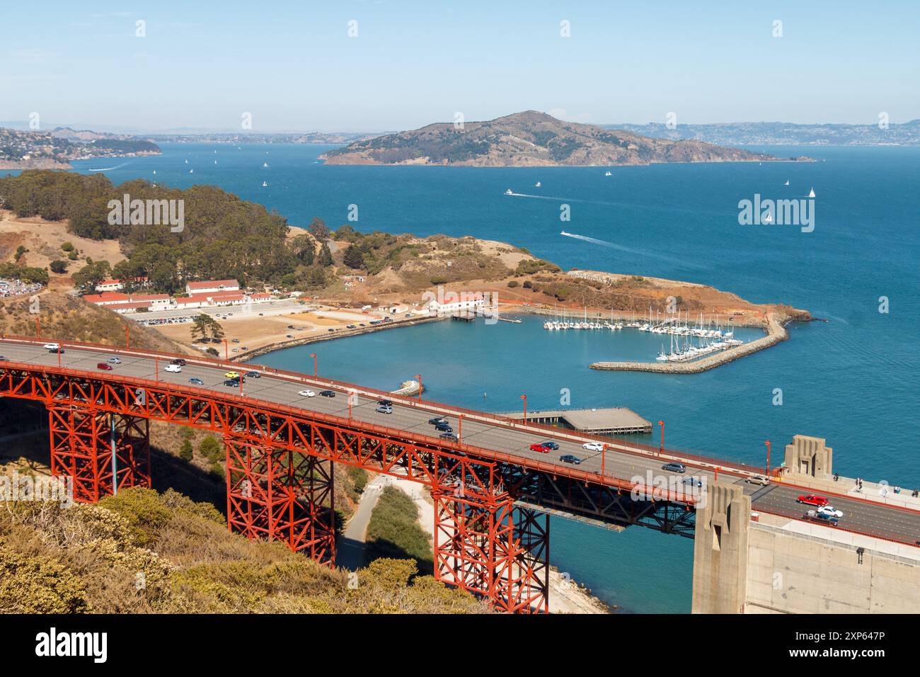 The iconic famous Golden Gate bridge over san francisco bay and Pacific ...