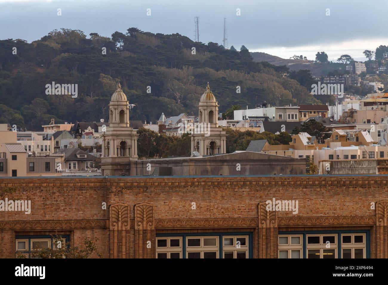 St Ignacius Cathedral and Gateway High School in San Francisco ...