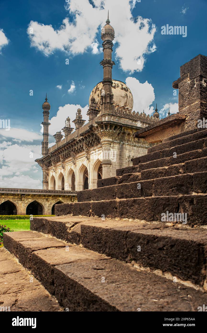 06 04 2008 Vintage Old Heritage Architecture Ibrahim Rauza, a Mughal ...