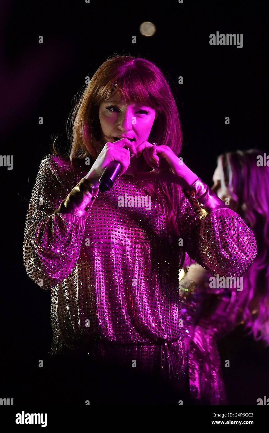 Girls aloud 2024 hi-res stock photography and images - Alamy