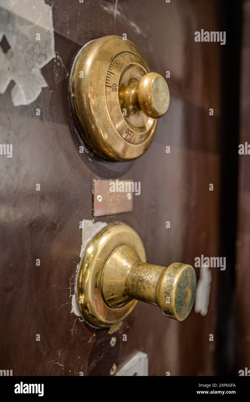 dial and lock on solid older metal safe Stock Photo - Alamy